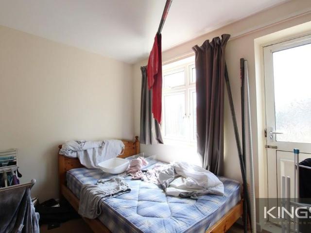 4 bedroom terraced house to rent