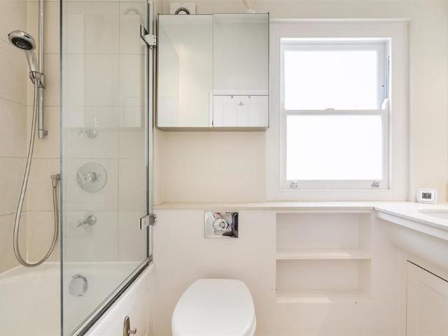 4 bedroom terraced house to rent