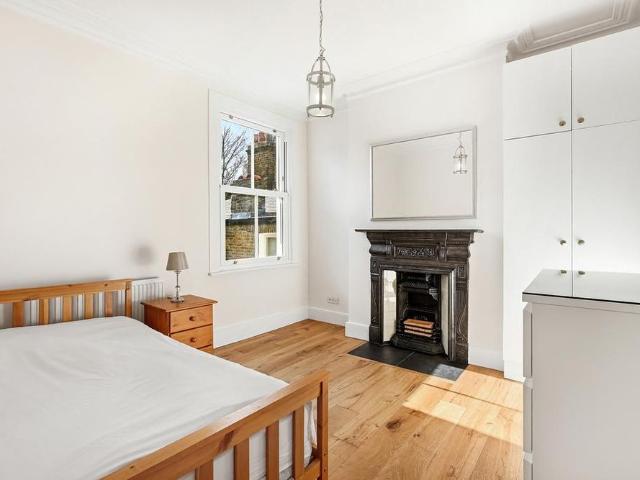 4 bedroom terraced house to rent