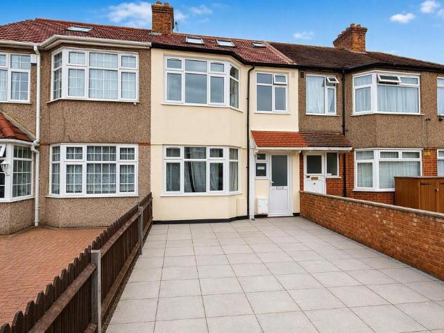 4 bedroom terraced house to rent