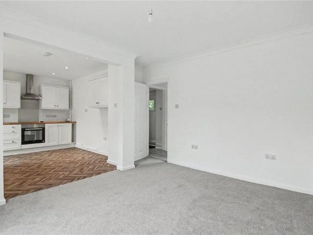 4 bedroom terraced house to rent