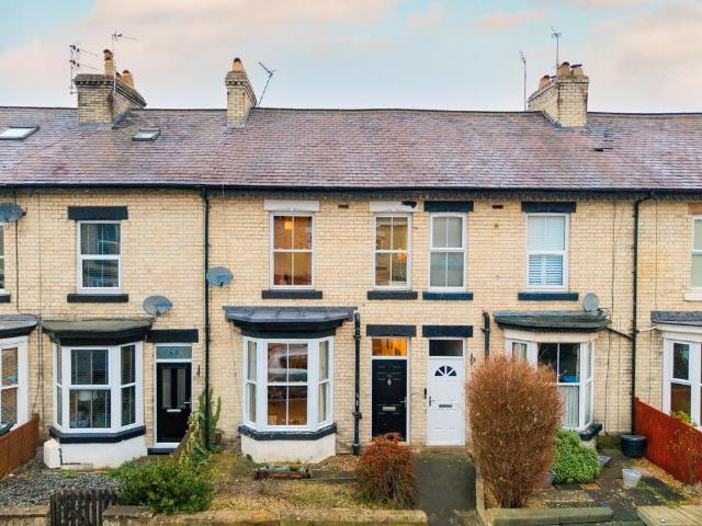 4 bedroom terraced house to rent
