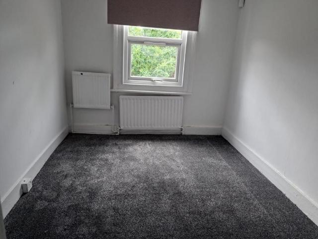 4 bedroom terraced house to rent