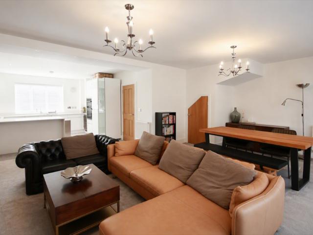 4 bedroom terraced house to rent