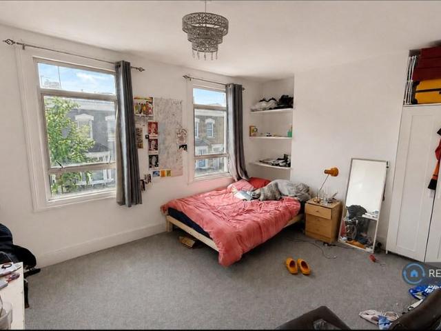 4 bedroom terraced house to rent