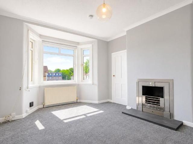 4 bedroom terraced house to rent