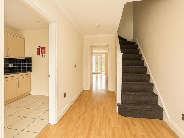 4 bedroom terraced house to rent