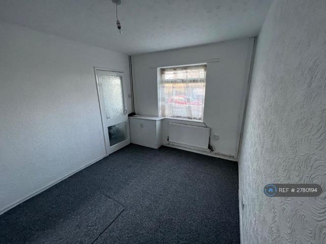 4 bedroom terraced house to rent