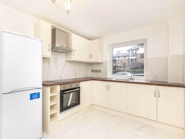 4 bedroom terraced house to rent