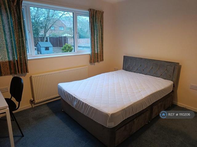 4 bedroom terraced house to rent