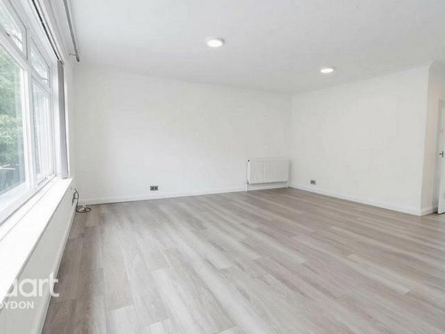 4 bedroom terraced house to rent
