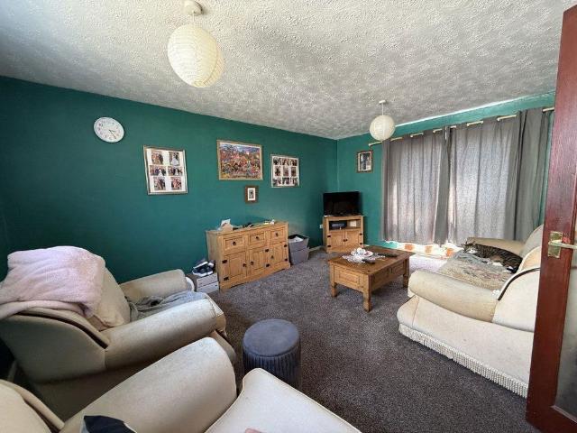 4 bedroom terraced house to rent