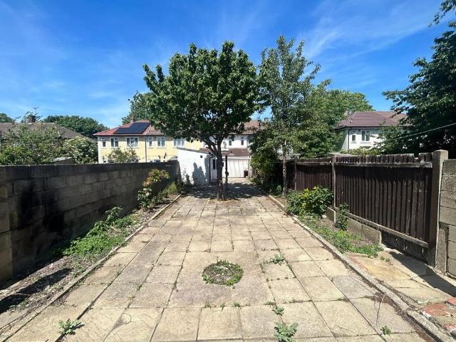 4 bedroom terraced house to rent