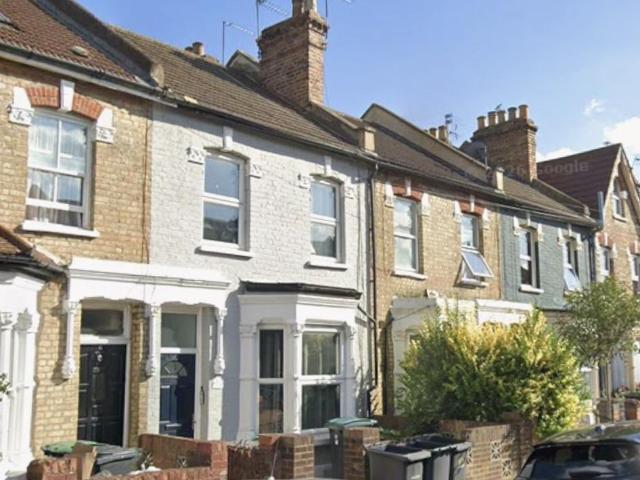 4 bedroom terraced house to rent
