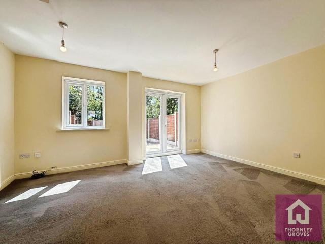 4 bedroom terraced house to rent