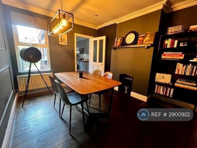 4 bedroom terraced house to rent