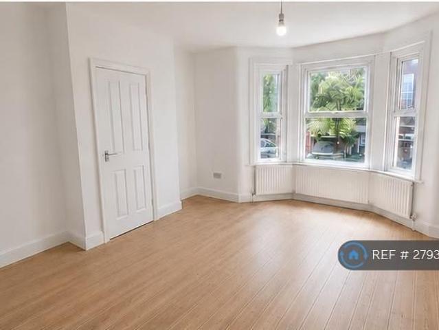4 bedroom terraced house to rent