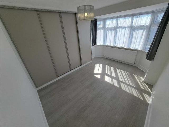 4 bedroom terraced house to rent