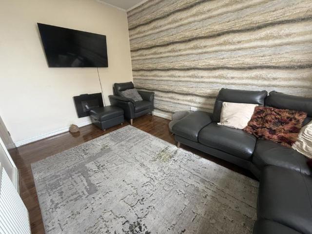 4 bedroom terraced house to rent