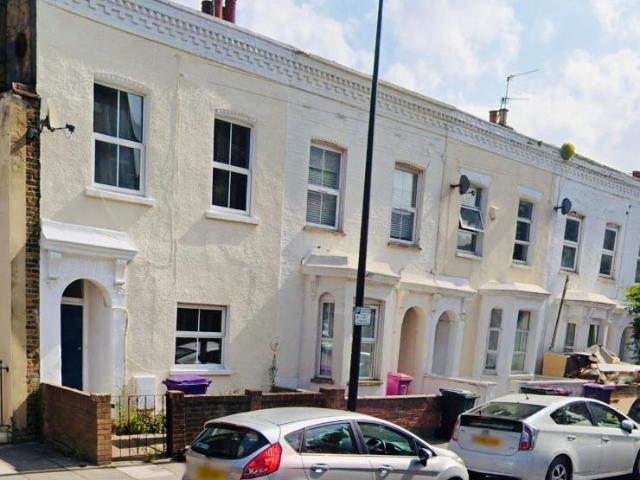 4 bedroom terraced house to rent