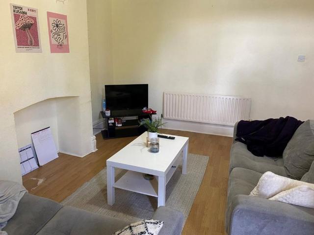 4 bedroom terraced house to rent