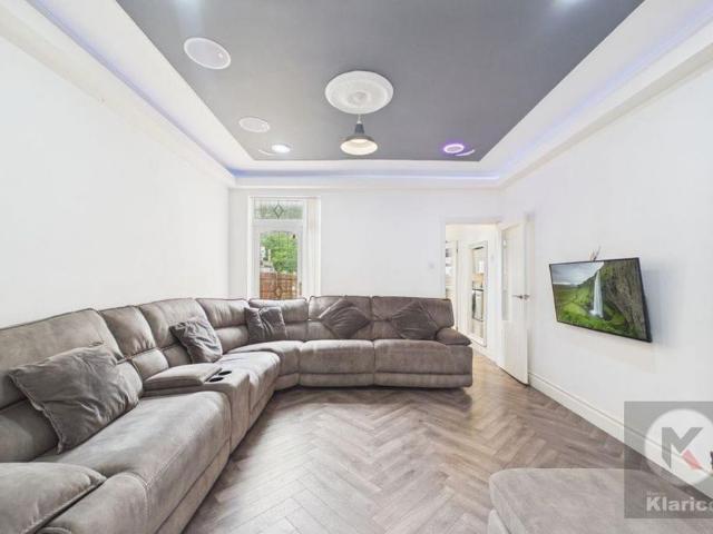 4 bedroom terraced house to rent
