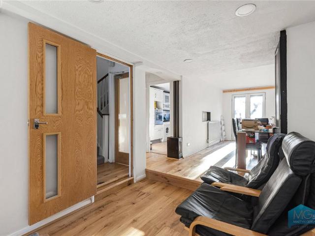 4 bedroom terraced house to rent