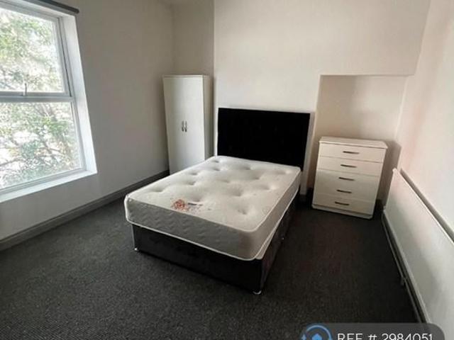 4 bedroom terraced house to rent