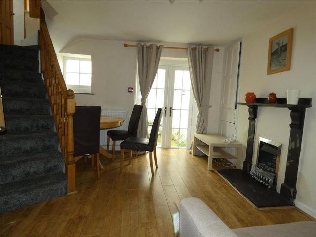 4 bedroom terraced house to rent