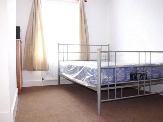 4 bedroom terraced house to rent