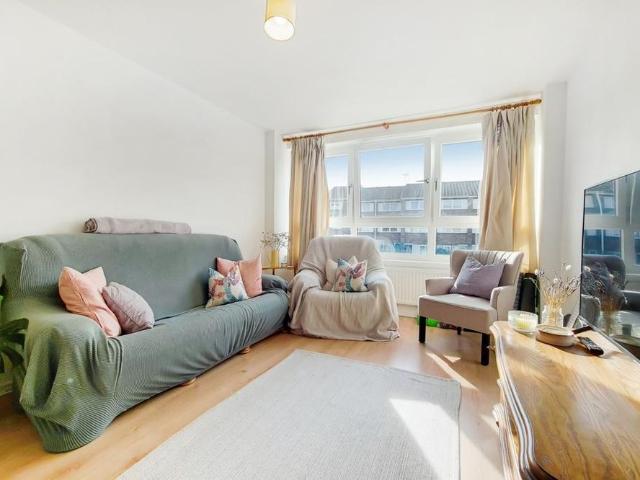 4 bedroom terraced house to rent