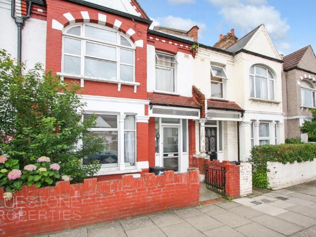 4 bedroom terraced house to rent