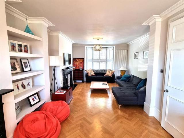 4 bedroom terraced house to rent
