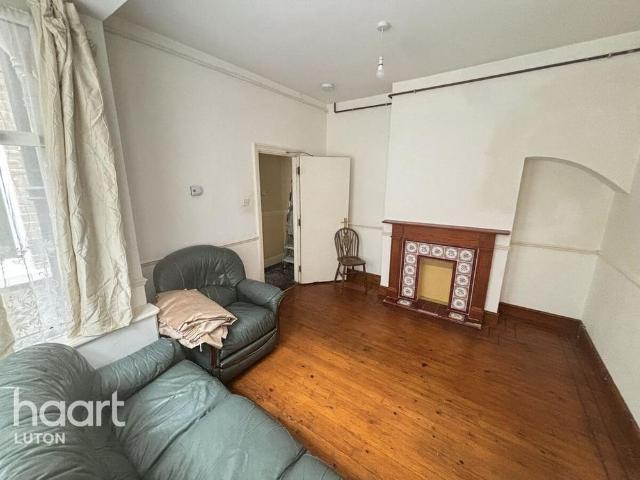4 bedroom terraced house to rent