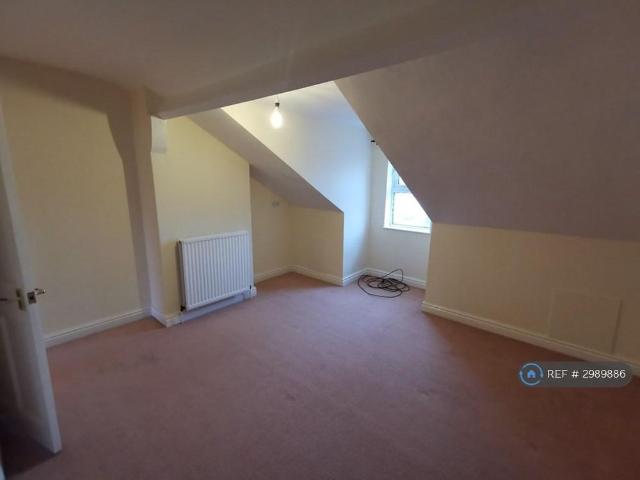 4 bedroom terraced house to rent
