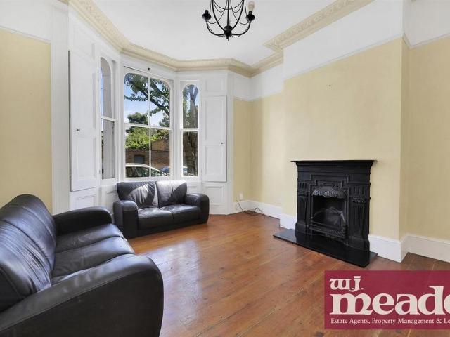 4 bedroom terraced house to rent