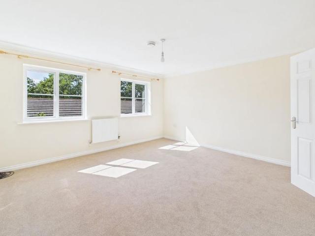 4 bedroom terraced house to rent