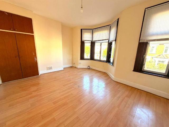 4 bedroom terraced house to rent