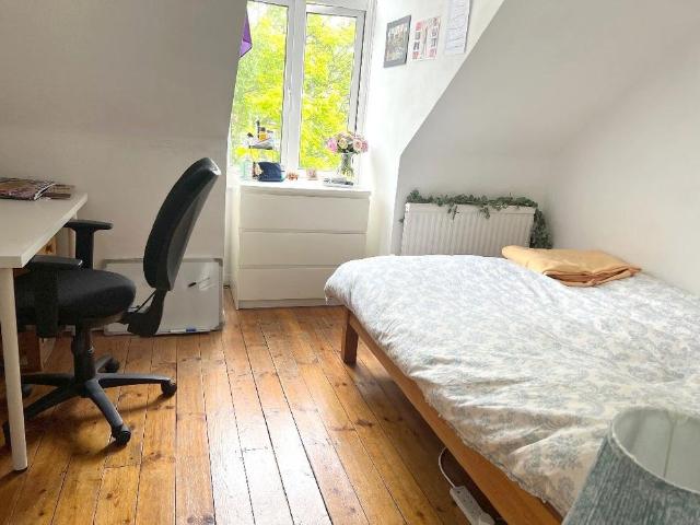 4 bedroom terraced house to rent