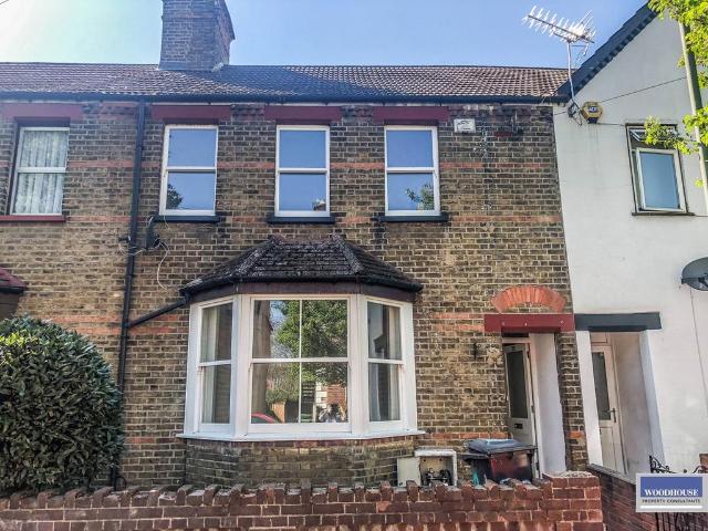 4 bedroom terraced house to rent