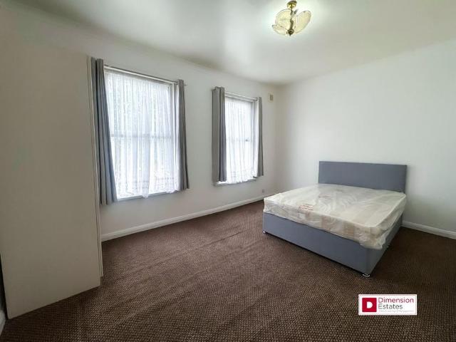 4 bedroom terraced house to rent