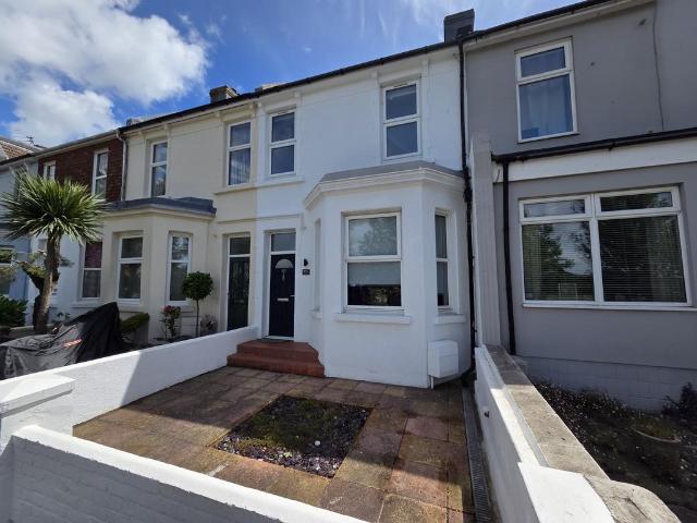 4 bedroom terraced house to rent