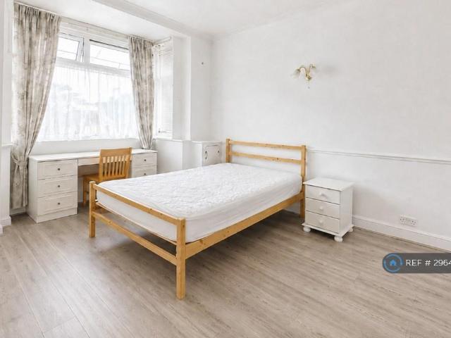 4 bedroom terraced house to rent