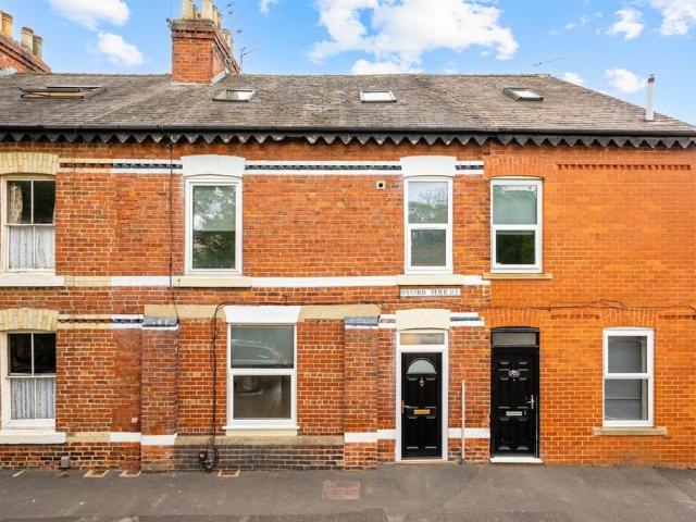 4 bedroom terraced house to rent