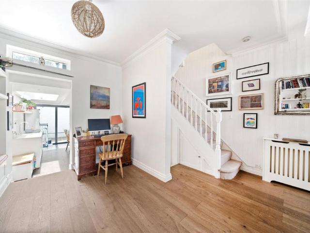 4 bedroom terraced house to rent