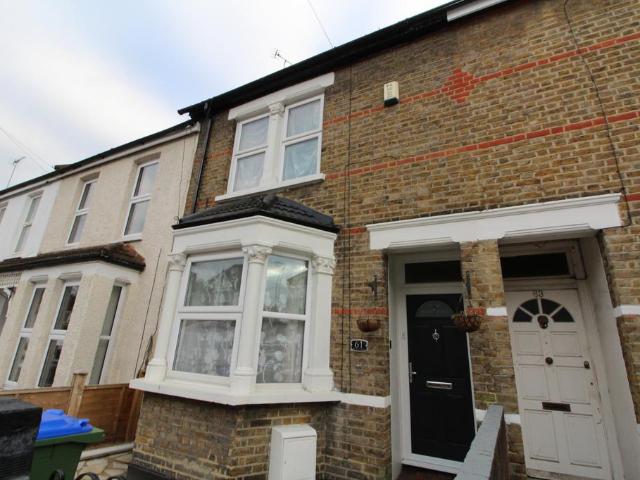4 bedroom terraced house to rent