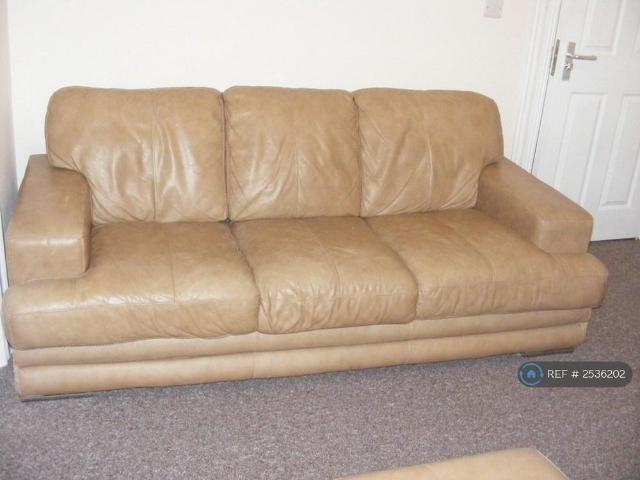 4 bedroom terraced house to rent
