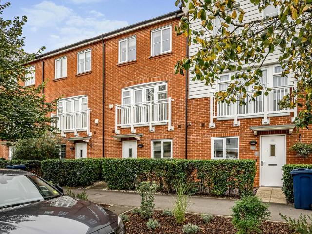 4 bedroom terraced house to rent