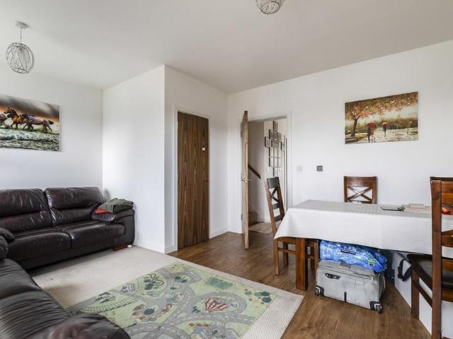 4 bedroom terraced house to rent