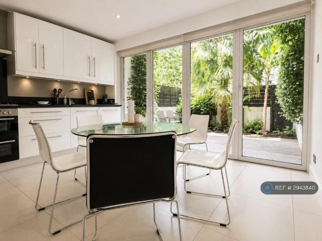 4 bedroom terraced house to rent
